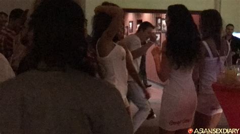 Amateur Slut With Big Tits Wan E Gives A Great BJ And Poses Naked CoedCherry