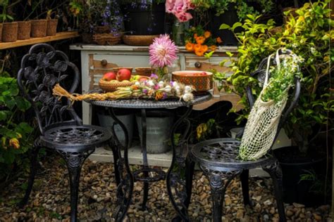 Sublimez Vos Extérieurs Avec Du Mobilier Ancien