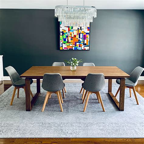 Rug Under Dining Room Table