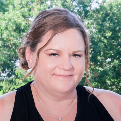 Leanne Hensley Owner Dandl Photography Linkedin