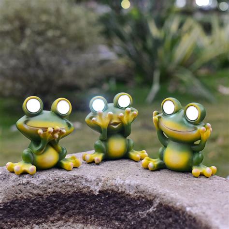 Садовая фигурка Лягушки с огоньками 13x7x12cm 3pcs На газон купить по низкой цене с