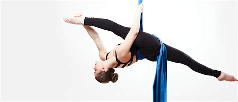 Центр циркового искусства воздушная гимнастика цирковая растяжка в СПб Танец на полотнах и на