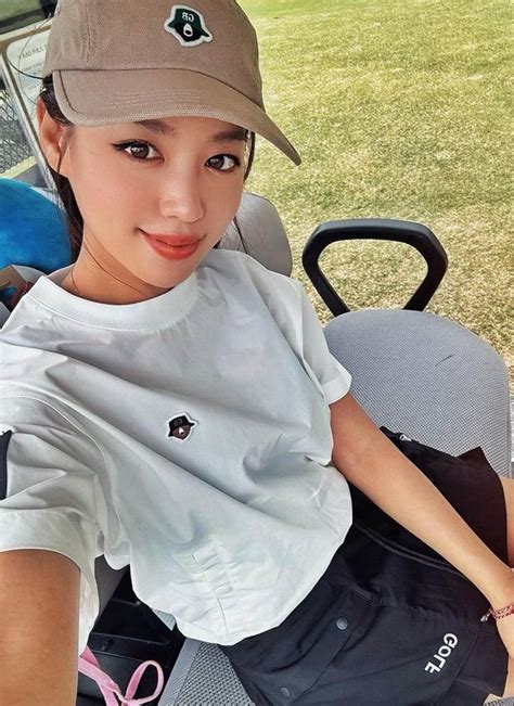 패션엔 원빈 조카 김희정 그야말로 감탄 싱그럽게 연출한 멋쁨 골프 필드룩