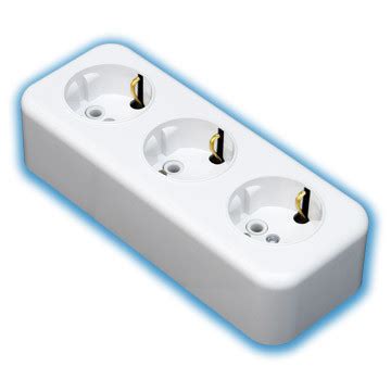 Розетка (колодка) тройная с заземлением открытой установки 243, цена ...