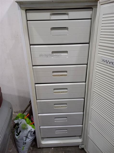 Продава две хладилни витрини подходящи за магазин Хладилна витрина Бял Хладилници Фриз