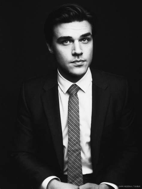 Finn Wittrock Unbroken