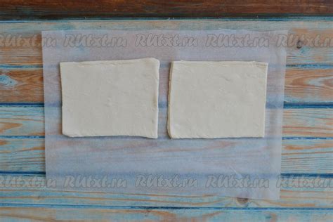 Слойки с шоколадом из слоеного теста 11 фото в рецепте