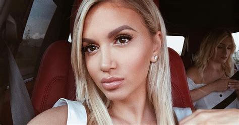 Dalin Foto Të Pa Publikuara Më Parë Shihni Si Dukej Lori Hoxha Në Moshën 16 Vjeçare Showbiz