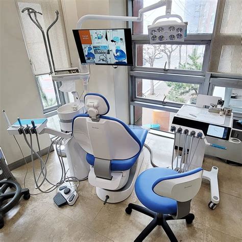 참조은치과병원 진료의 편안함과 질을 향상시키기 위해 진료실 체어 일부를 교체하였어요 몇대를 Facebook