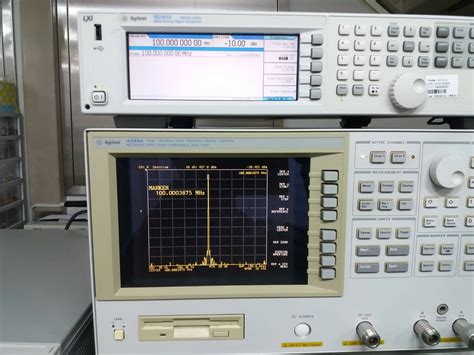 Agilent 4395a Impedancenetworkspectrum Analyzer Opt 010has Defect