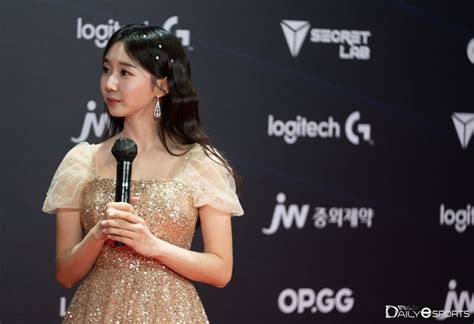 [포토] 윤수빈 아나 오늘 진행 맡았아요