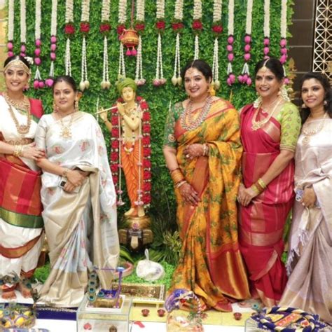 நடிகர் விஜயகுமார் மகள் அனிதா வீட்டு கிருஷ்ணர் ஜெயந்தி கொண்டாட்டம்