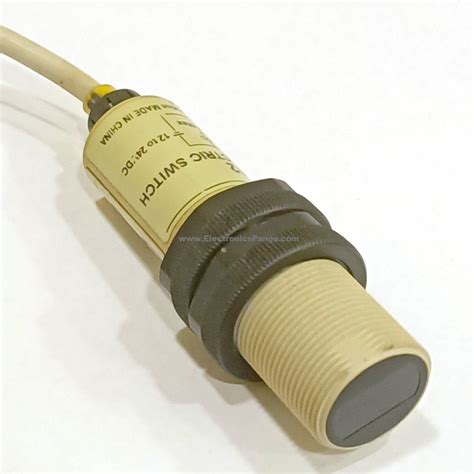 Omron E3f3 D12 Npn 12 24v Dc 3 Wires 300mm Sensing Range Photoelectric Switch Sensor S69 Star