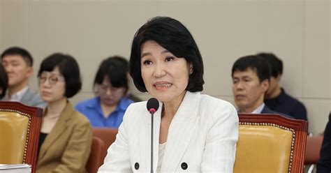 이진숙 과거 발언 비판에 자연인일 때 글…사퇴하지 않겠다 종합