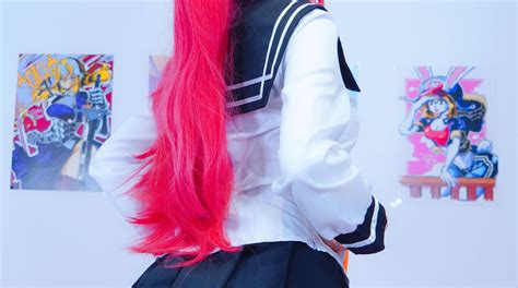 Девушка аниме с рыжими волосами · 1366x768 бесплатная фотография от