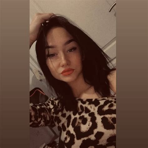 Iam Vivienn • Threads Say More