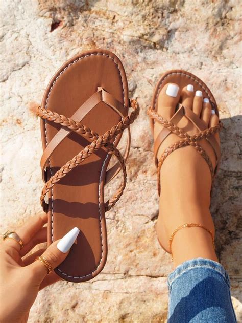 Women Braided Detail Criss Cross Toe Post Flat Sandals Vacation Thong Sandals For Summer