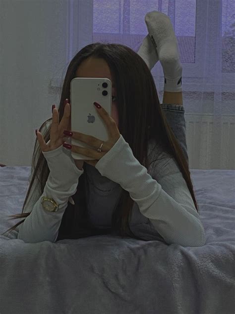 Фото в зеркале Фотография девушки Позы девочек Позы для девичьих фото