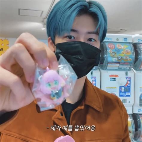 스파이 패밀리 3기 방영 아냐를 사랑한 셀럽은 Life 읽을거리 에스콰이어 코리아 │ 패션 매거진 패션 잡지 남성지