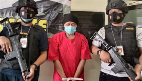 Dasar Pria Bejat Sebulan Kali Kalau Situasi Lagi Sepi