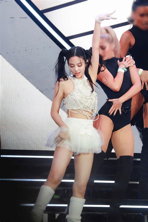 더쿠 블랙핑크 제니 발레코어 의상모음 사진많음