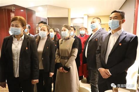阿拉善盟行政公署 旗区新闻 刘冲霄、姜冰洁等看望慰问人大代表和政协委员