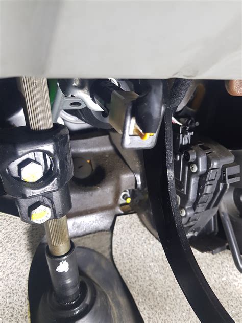 Концевой выключатель педали тормоза — Renault Trafic (2G), 2 л, 2007 ...
