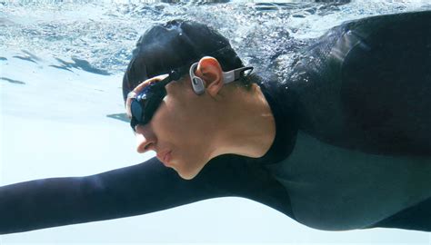 Best Swimming Headphones 6 Fully Waterproof Options 220 Triathlon