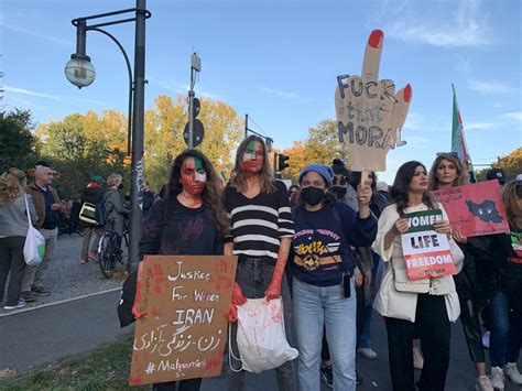 베를린 이란집회에 참여한 여성들 오마이포토