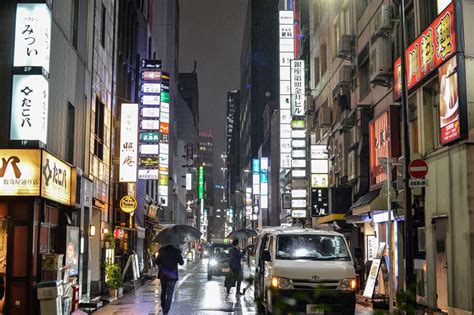 雨の新橋 GANREF