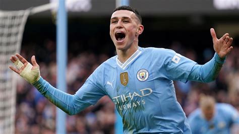 Phil Foden Man City Man Wins Premier League Player Of The Season Bbc