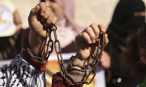نادي الأسير الاحتلال اعتقل 435 امرأة منذ بدء حرب الإبادة شعاع نيوز