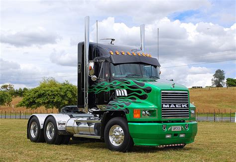 Mack Ch Specs Photos Videos And More On Topworldauto