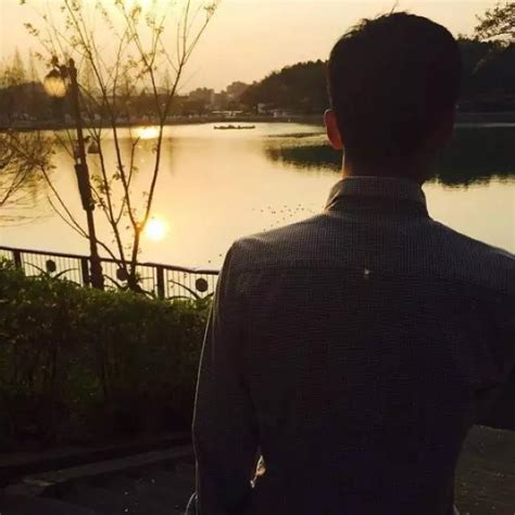 男生背影头像风景图片男生背影微信头像 伤感说说吧