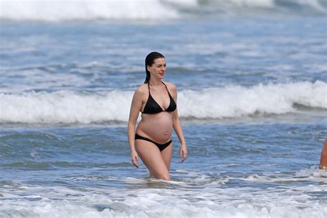 Anne Hathaway In A Bikini Photos Thefappening