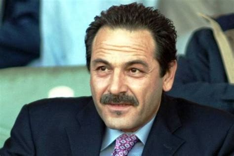 TΡΙΤΣΩΝΗ ΕΙΣΑΙ ΠΟΛΥ ΜΙΚΡΟΣ ΝΑ ΠΙΑΝΕΙΣ ΣΤΟ ΣΤΟΜΑ ΣΟΥ ΤΟΝ ΓΙΩΡΓΟ ΔΟΥΡΟ ΠΩΣ ΔΗΘΕΝ ΑΥΤΟΣ ΦΤΑΙΕΙ ΠΟΥ