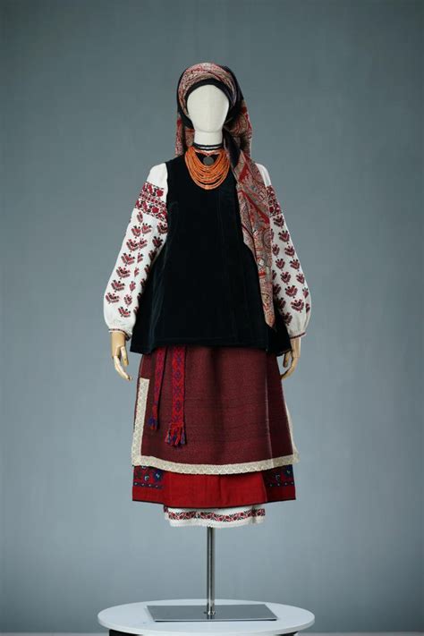 Вбрання жіноче святкове Східне Полісся Музей Івана Гончара Одежда Народный костюм Костюм