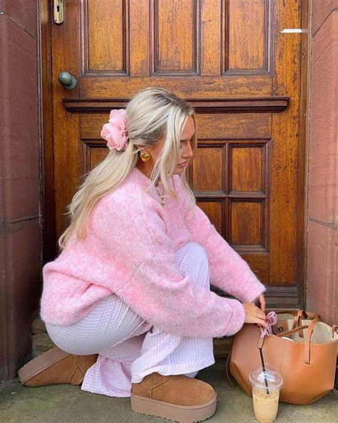 17 60 Degree Weather Outfits Thatll Keep You Warm And Look Cute