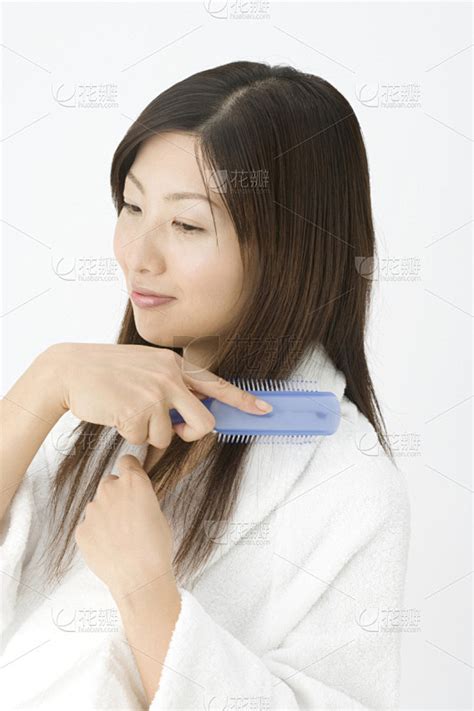 女人 垂直画幅 美 头发 仅女人 仅一个女人 一个人 人 成年的 仅成年人