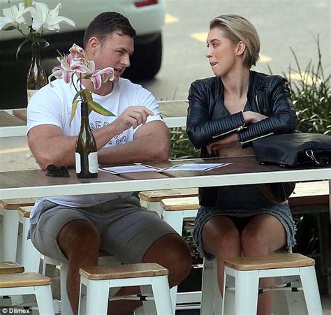 Alex Nation Looks Smitten On Date With Army Veteran Dwayne Anderson Daily Mail Online