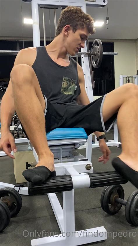 Sexy Male Feet Worshiping