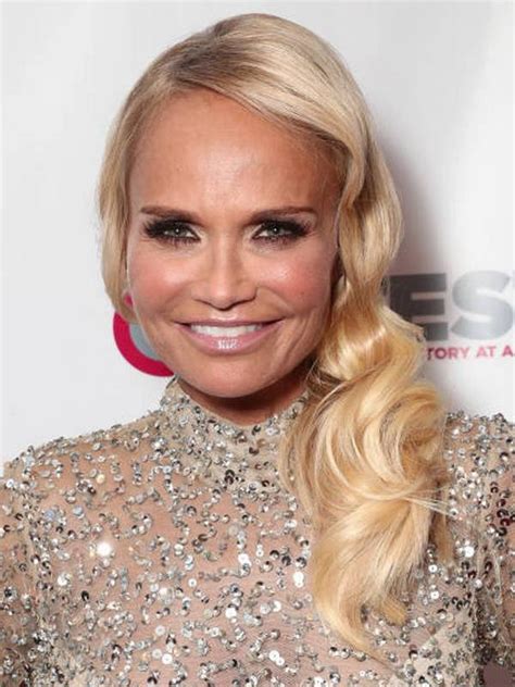 Compare Kristin Chenoweth S Height Weight Body Measurements With Other Celebs