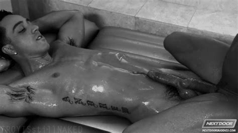 Photo Oiled Up Lpsg