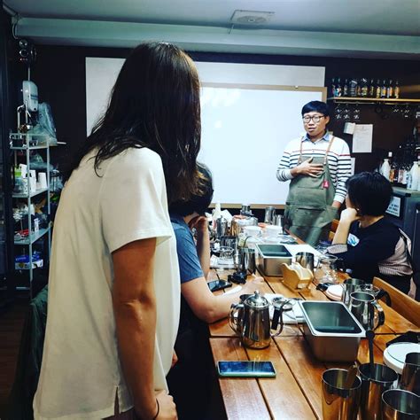 제주바리스타커피학원 핸드드립~ 홈카페과정 항상즐거운 핸드드립반입니다 오늘은 수업시작전 Facebook