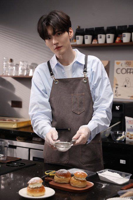 Bi Wenjun เชฟ ท่าทาง