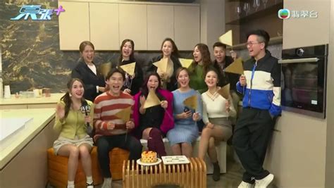 曾志偉做訪問忍唔住當眾寸爆「東張女神」 全場露尷尬樣語塞鄧凱文唯有傻笑 Uhk 港生活