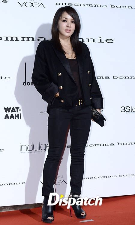 [현장포토] 포인트는 블랙시스루…엄정화 절정의 섹시함 디스패치 뉴스는 팩트다