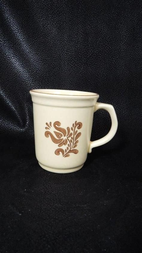 One Vtg 1989 Pfaltzgraff Village Brown On Cream Mug 289 Castle Mark