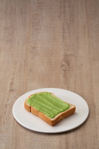 Premium Photo Pandan Custard Bread Thai Dessert Sweet