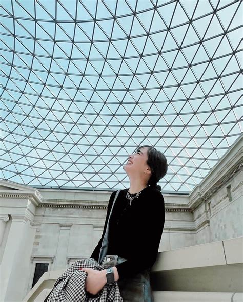 渡邉香織さんのインスタグラム写真 渡邉香織instagram「毎日じわじわ幸せで、ロンドンに来てよかった🥰🤍☁️」10月26日 3時